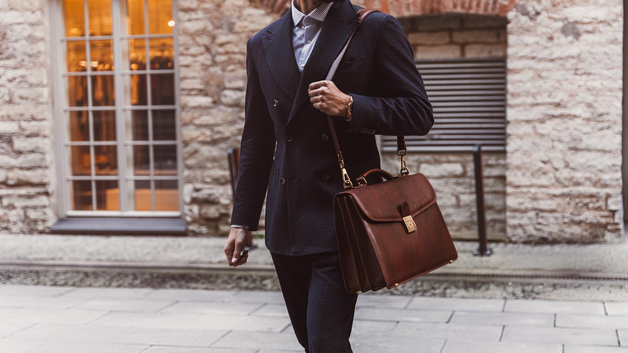 Dress to Impress: How to Choose Professional Outfits for Lawyers ...