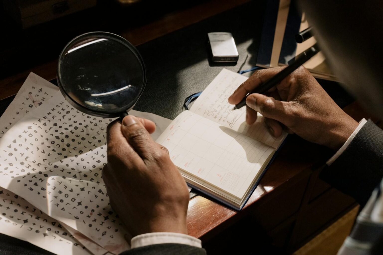 Techniques applied in Questioned Document Examination - Legal Desire ...